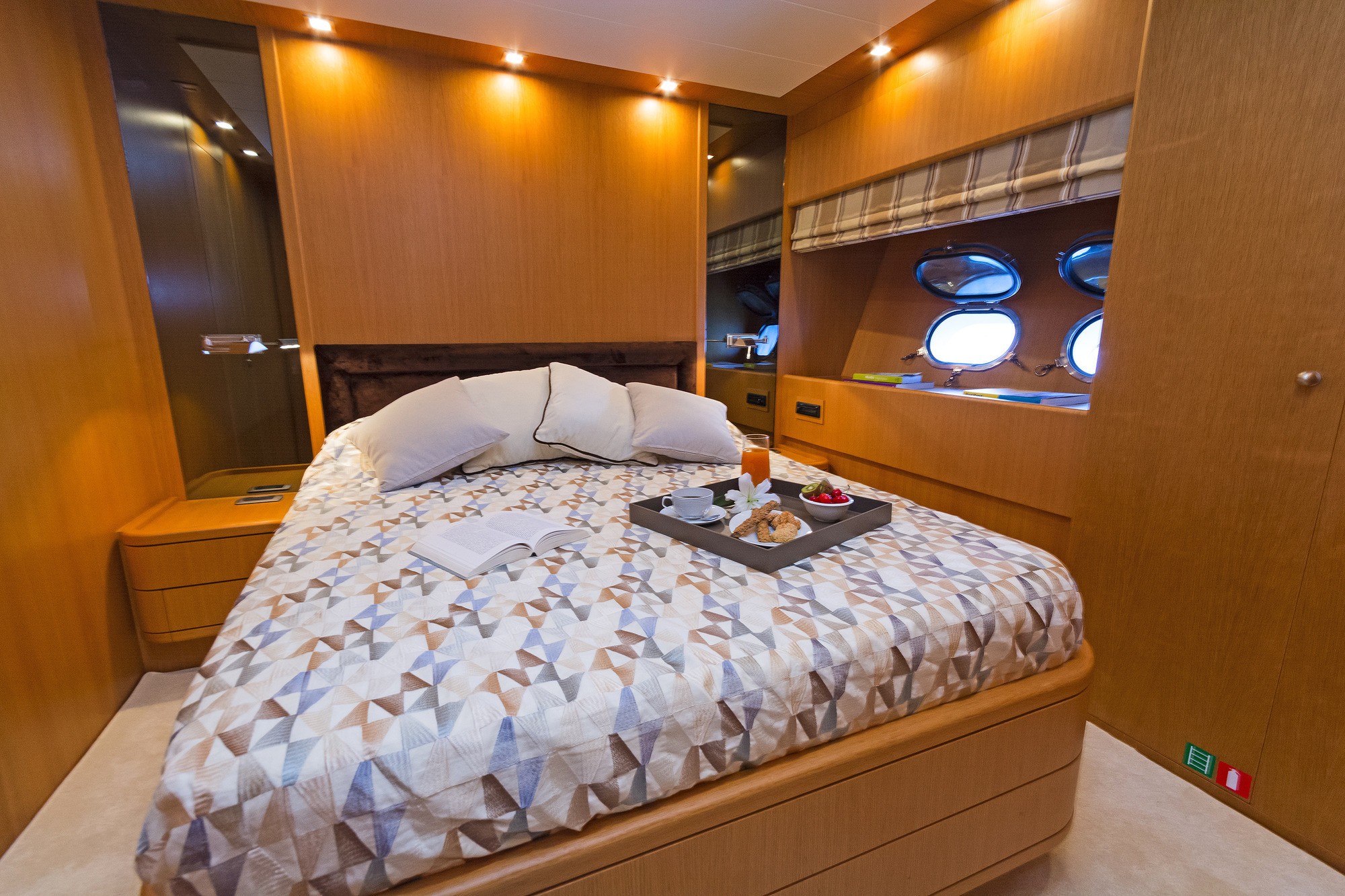 Yacht FOS, Sanlorenzo | CHARTERWORLD Luxury Superyacht Charters